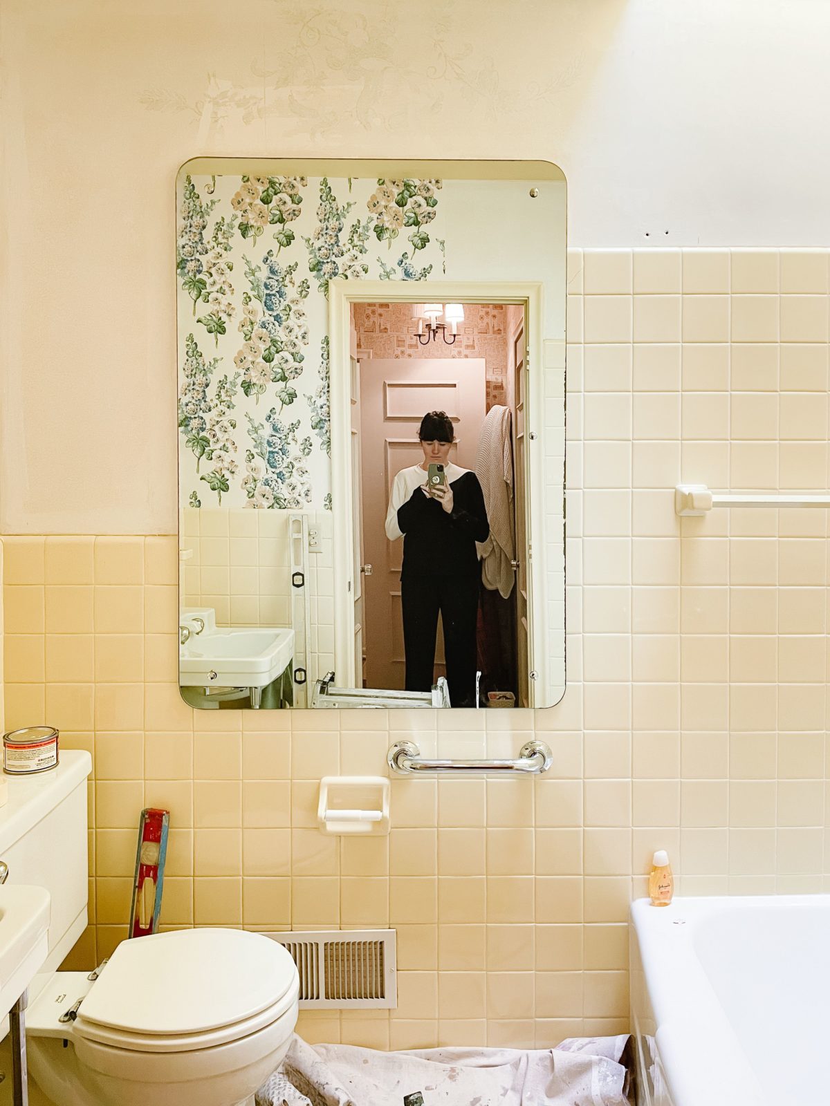 Vintage Yellow Bathroom Tile – Rispa